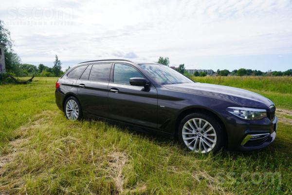 Grey BMW 530 2017 in Riga, with an engine capacity of 3.00 L and mileage of 251 thousand km for 16900 €, photo 4 on AUTOMOTO.COM.LV