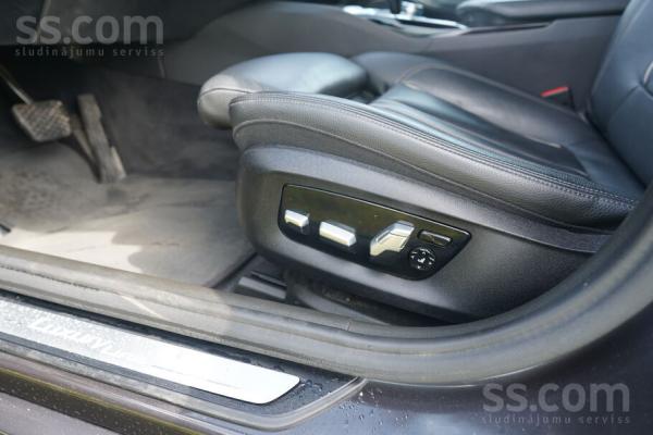 Grey BMW 530 2017 in Riga, with an engine capacity of 3.00 L and mileage of 251 thousand km for 16900 €, photo 8 on AUTOMOTO.COM.LV