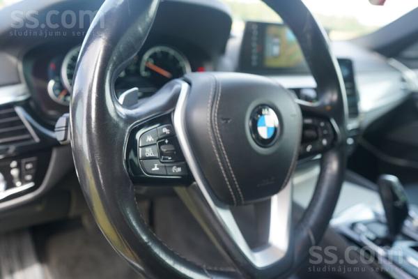 Grey BMW 530 2017 in Riga, with an engine capacity of 3.00 L and mileage of 251 thousand km for 16900 €, photo 9 on AUTOMOTO.COM.LV