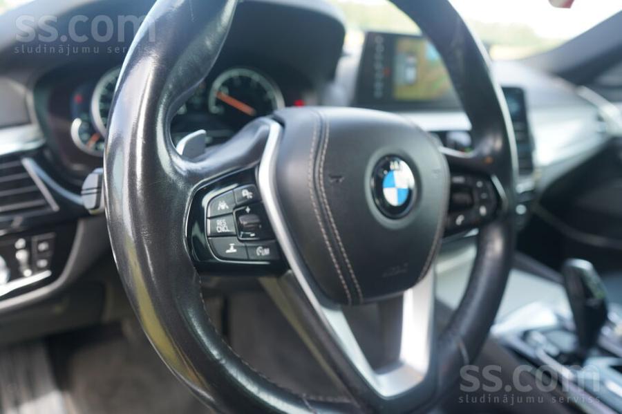 Grey BMW 530 2017 in Riga, with an engine capacity of 3.00 L and mileage of 251 thousand km for 16900 €, photo 10 on AUTOMOTO.COM.LV