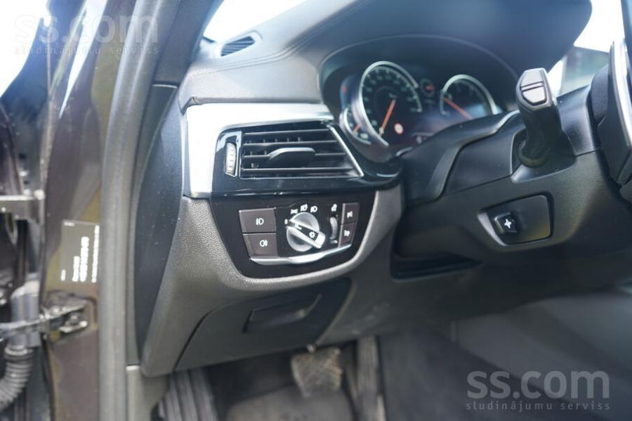 Grey BMW 530 2017 in Riga, with an engine capacity of 3.00 L and mileage of 251 thousand km for 16900 €, photo 14 on AUTOMOTO.COM.LV