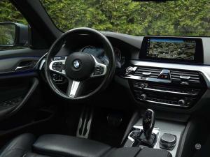 Pelēks BMW 530 2017 Kauņa, ar dzinēja tilpumu 3.00 L un nobraukumu 279 tūkst. km par 19500 €, foto 28 vietnē AUTOMOTO.COM.LV
