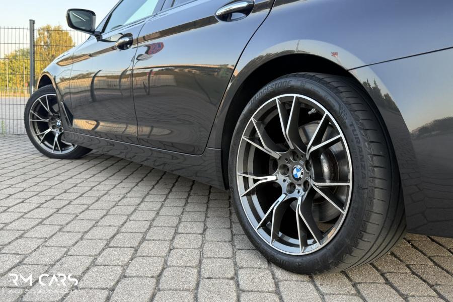 Grey BMW 530 2017 in Jelgava, with an engine capacity of 3.00 L and mileage of 249 thousand km for 16900 €, photo 8 on AUTOMOTO.COM.LV