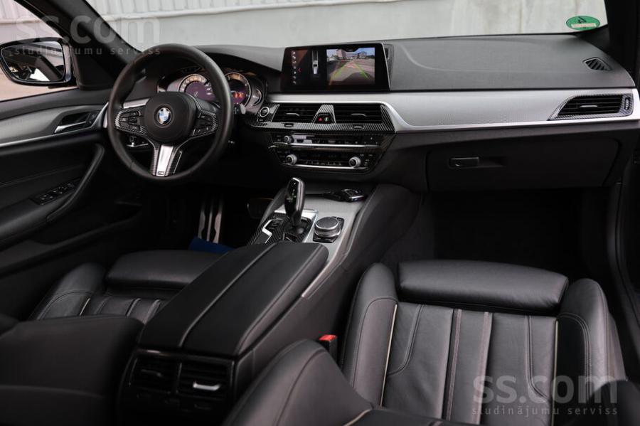 Grey BMW 530 2017 in Tukums, with an engine capacity of 3.00 L and mileage of 218 thousand km for 18900 €, photo 7 on AUTOMOTO.COM.LV