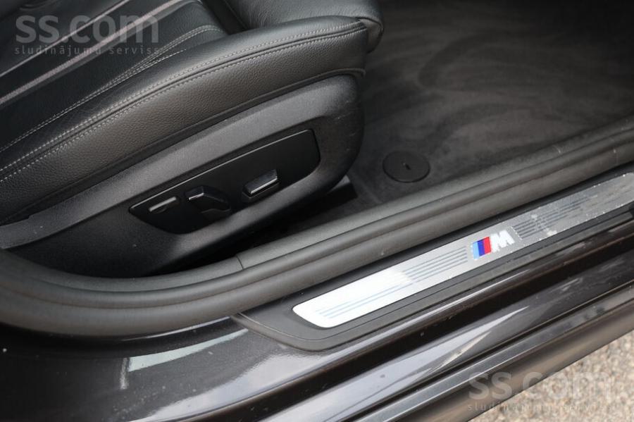 Grey BMW 530 2017 in Tukums, with an engine capacity of 3.00 L and mileage of 218 thousand km for 18900 €, photo 9 on AUTOMOTO.COM.LV