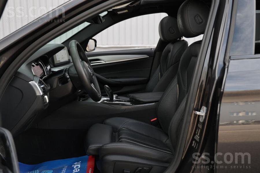 Grey BMW 530 2017 in Tukums, with an engine capacity of 3.00 L and mileage of 218 thousand km for 18900 €, photo 12 on AUTOMOTO.COM.LV