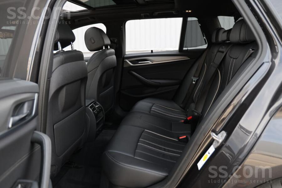 Grey BMW 530 2017 in Tukums, with an engine capacity of 3.00 L and mileage of 218 thousand km for 18900 €, photo 15 on AUTOMOTO.COM.LV