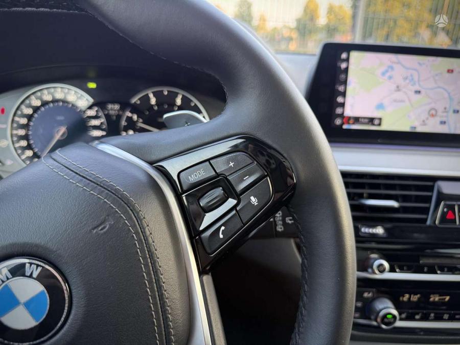 Pelēks BMW 530 2017 Joniškis, ar dzinēja tilpumu 2.99 L un nobraukumu 249 tūkst. km par 16700 €, foto 24 vietnē AUTOMOTO.COM.LV