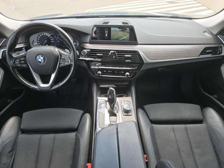 Pelēks BMW 530 2017 Viļņa, ar dzinēja tilpumu 2.99 L un nobraukumu 320 tūkst. km par 14800 €, foto 12 vietnē AUTOMOTO.COM.LV