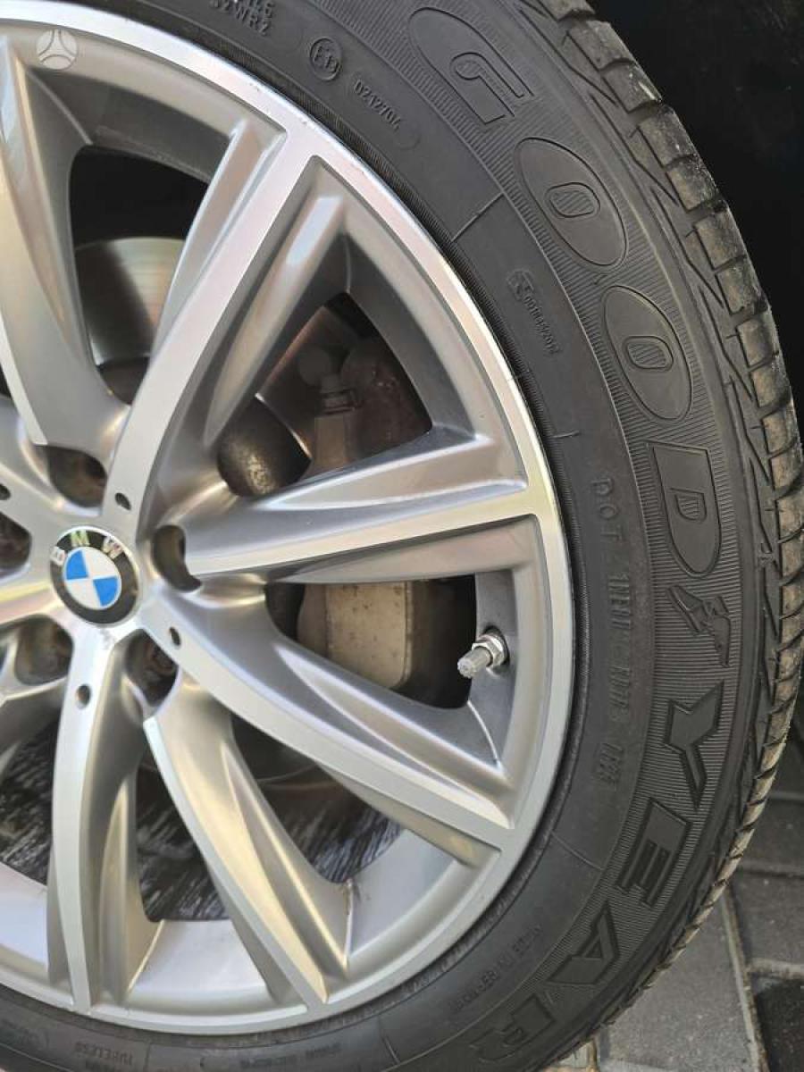 Pelēks BMW 530 2017 Viļņa, ar dzinēja tilpumu 2.99 L un nobraukumu 320 tūkst. km par 14800 €, foto 23 vietnē AUTOMOTO.COM.LV
