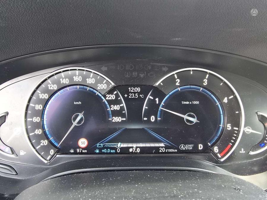 Pelēks BMW 530 2017 Viļņa, ar dzinēja tilpumu 2.99 L un nobraukumu 320 tūkst. km par 14800 €, foto 38 vietnē AUTOMOTO.COM.LV