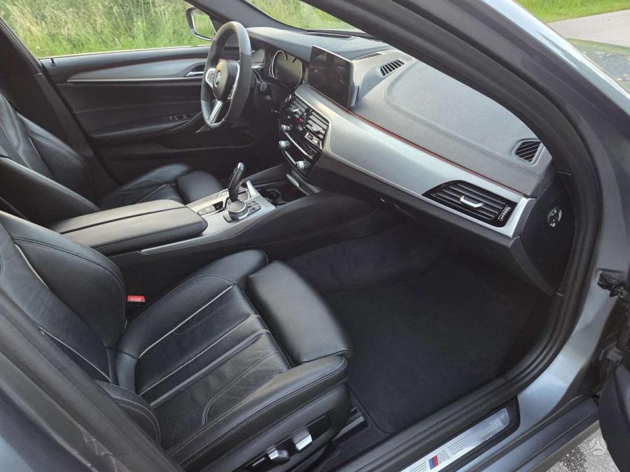 Grey BMW 530 2017 in Kaunas, with an engine capacity of 2.99 L and mileage of 255 thousand km for 20989 €, photo 14 on AUTOMOTO.COM.LV