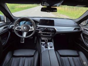 Grey BMW 530 2017 in Kaunas, with an engine capacity of 2.99 L and mileage of 255 thousand km for 20989 €, photo 15 on AUTOMOTO.COM.LV