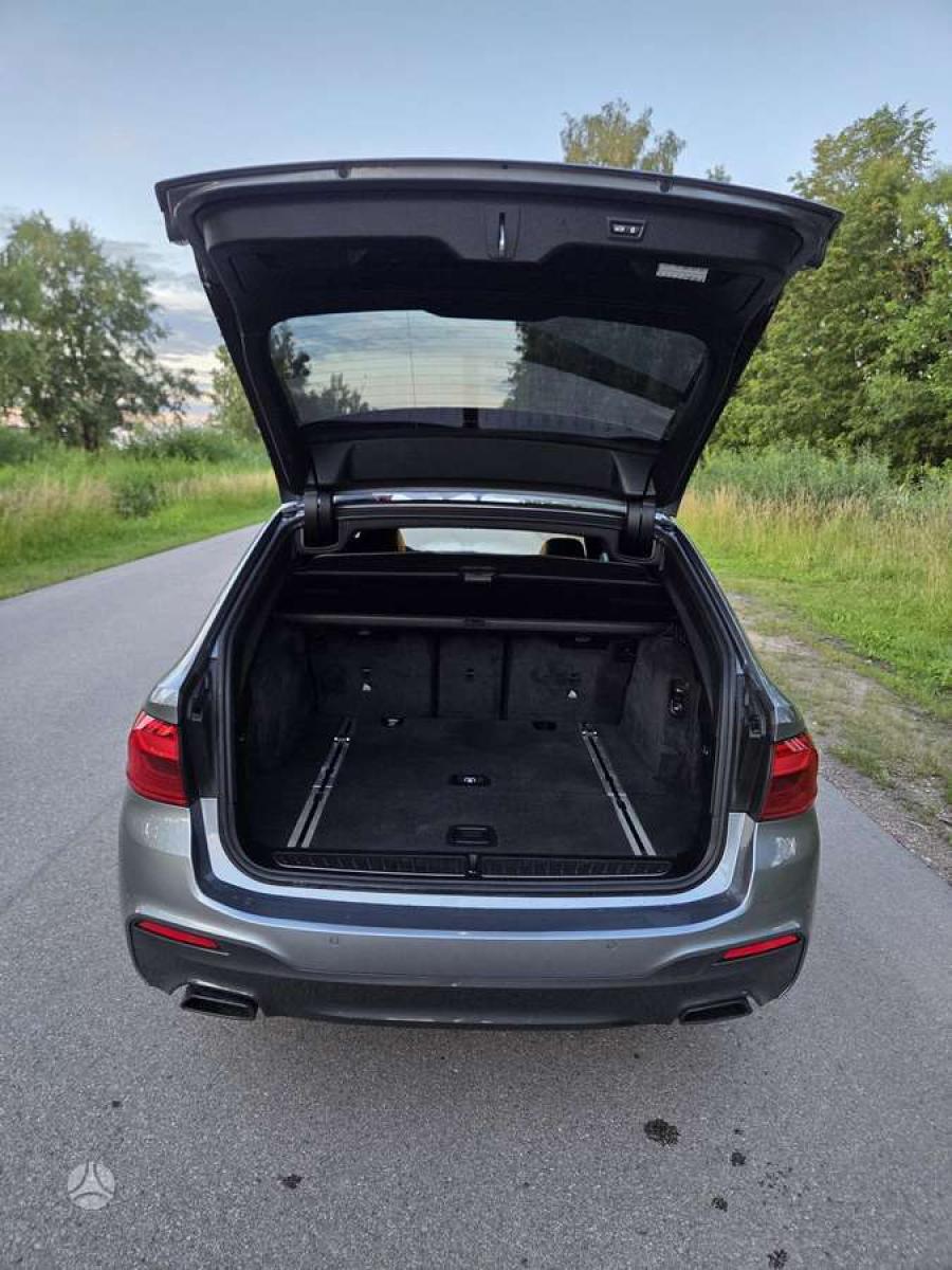 Grey BMW 530 2017 in Kaunas, with an engine capacity of 2.99 L and mileage of 255 thousand km for 20989 €, photo 18 on AUTOMOTO.COM.LV
