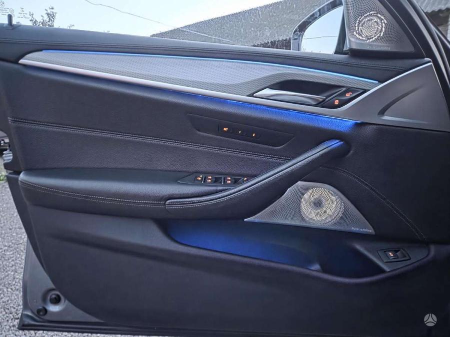 Grey BMW 530 2017 in Kaunas, with an engine capacity of 2.99 L and mileage of 255 thousand km for 20989 €, photo 29 on AUTOMOTO.COM.LV