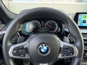 Grey BMW 530 2017 in Riga, with an engine capacity of 3.00 L and mileage of 275 thousand km for 18999 €, photo 19 on AUTOMOTO.COM.LV
