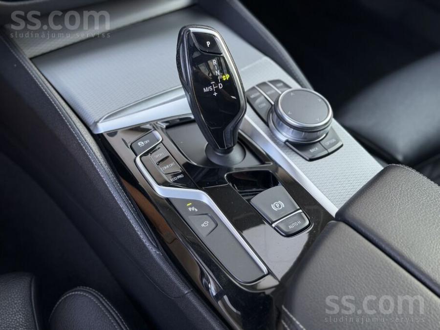 Grey BMW 530 2017 in Riga, with an engine capacity of 3.00 L and mileage of 275 thousand km for 18999 €, photo 21 on AUTOMOTO.COM.LV