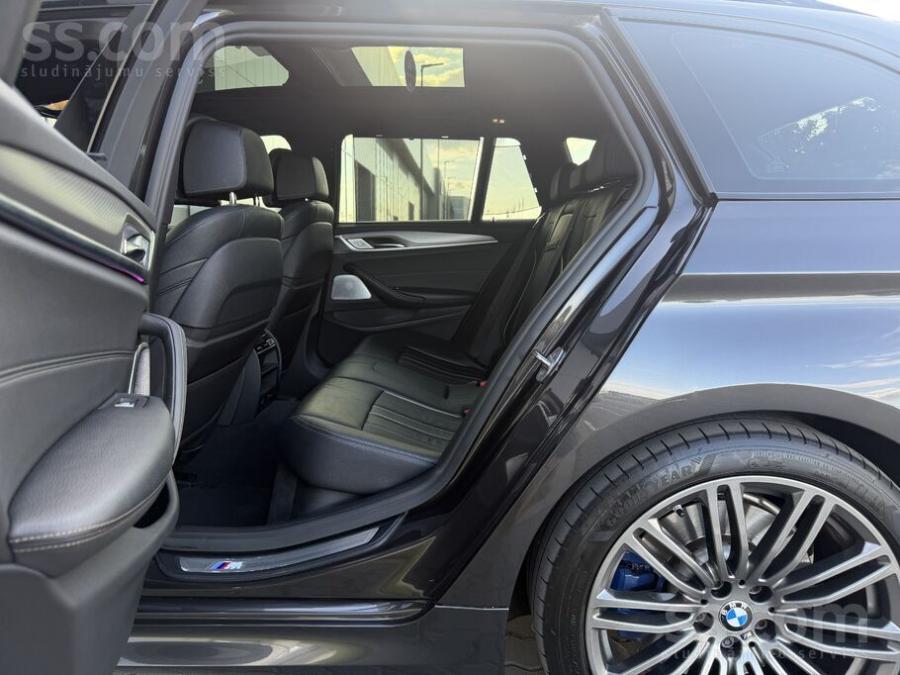 Grey BMW 530 2017 in Riga, with an engine capacity of 3.00 L and mileage of 275 thousand km for 18999 €, photo 27 on AUTOMOTO.COM.LV