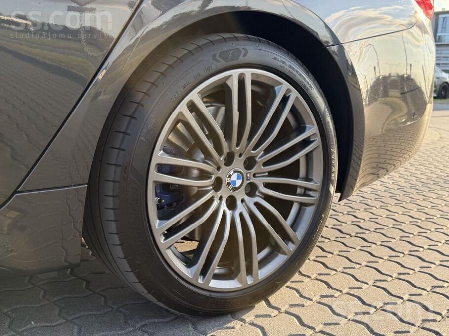 Grey BMW 530 2017 in Riga, with an engine capacity of 3.00 L and mileage of 275 thousand km for 18999 €, photo 32 on AUTOMOTO.COM.LV