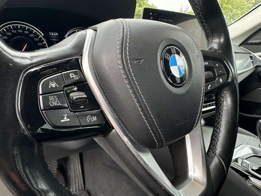 Pelēks BMW 530 2017 Klaipėda, ar dzinēja tilpumu 2.99 L un nobraukumu 300 tūkst. km par 16000 €, foto 30 vietnē AUTOMOTO.COM.LV