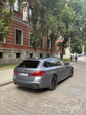 Grey BMW 530 2017 in Riga, with an engine capacity of 3.00 L and mileage of 153 thousand km for 20000 €, photo 5 on AUTOMOTO.COM.LV