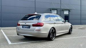 Grey BMW 530 2017 in Vilnius, with an engine capacity of 2.99 L and mileage of 235 thousand km for 13990 €, photo 3 on AUTOMOTO.COM.LV
