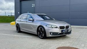 Grey BMW 530 2017 in Vilnius, with an engine capacity of 2.99 L and mileage of 235 thousand km for 13990 €, photo 4 on AUTOMOTO.COM.LV