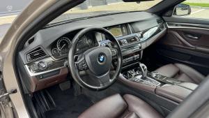 Grey BMW 530 2017 in Vilnius, with an engine capacity of 2.99 L and mileage of 235 thousand km for 13990 €, photo 15 on AUTOMOTO.COM.LV