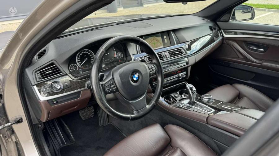 Grey BMW 530 2017 in Vilnius, with an engine capacity of 2.99 L and mileage of 235 thousand km for 13990 €, photo 15 on AUTOMOTO.COM.LV
