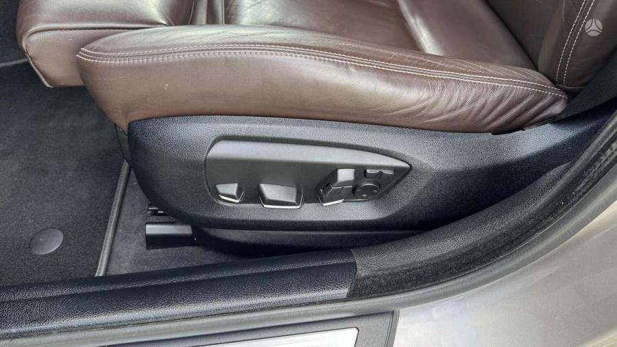 Grey BMW 530 2017 in Vilnius, with an engine capacity of 2.99 L and mileage of 235 thousand km for 13990 €, photo 17 on AUTOMOTO.COM.LV