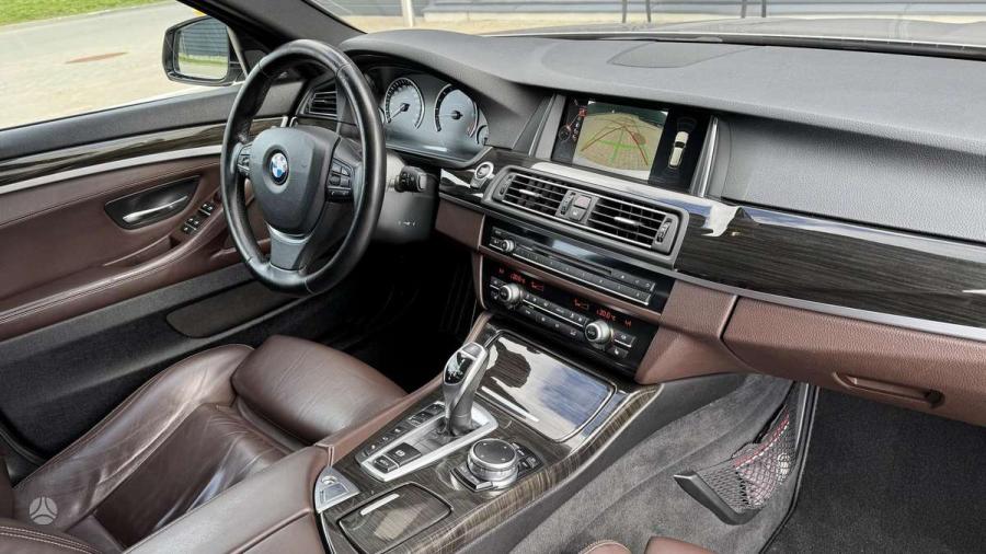 Grey BMW 530 2017 in Vilnius, with an engine capacity of 2.99 L and mileage of 235 thousand km for 13990 €, photo 23 on AUTOMOTO.COM.LV