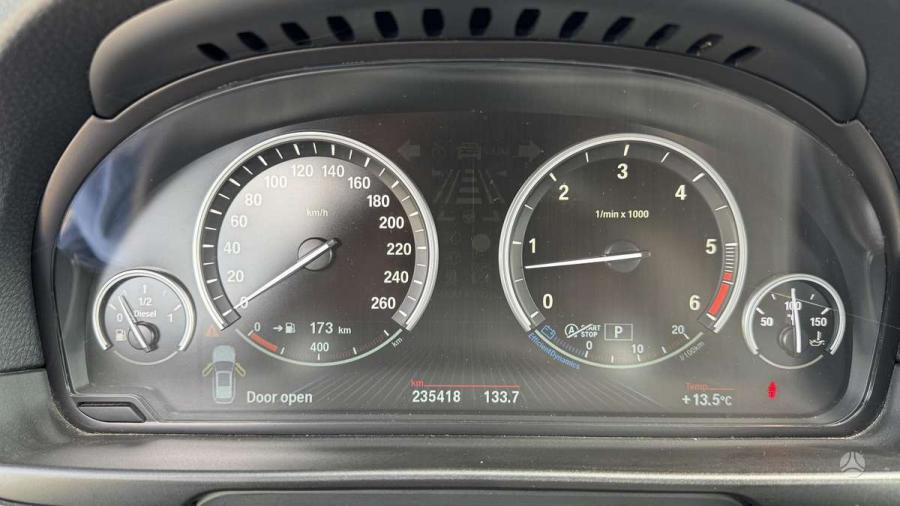 Grey BMW 530 2017 in Vilnius, with an engine capacity of 2.99 L and mileage of 235 thousand km for 13990 €, photo 27 on AUTOMOTO.COM.LV