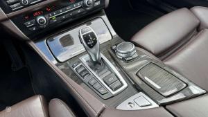 Grey BMW 530 2017 in Vilnius, with an engine capacity of 2.99 L and mileage of 235 thousand km for 13990 €, photo 28 on AUTOMOTO.COM.LV
