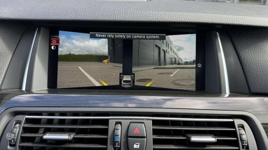 Grey BMW 530 2017 in Vilnius, with an engine capacity of 2.99 L and mileage of 235 thousand km for 13990 €, photo 31 on AUTOMOTO.COM.LV
