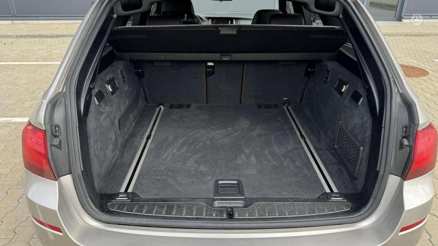 Grey BMW 530 2017 in Vilnius, with an engine capacity of 2.99 L and mileage of 235 thousand km for 13990 €, photo 37 on AUTOMOTO.COM.LV