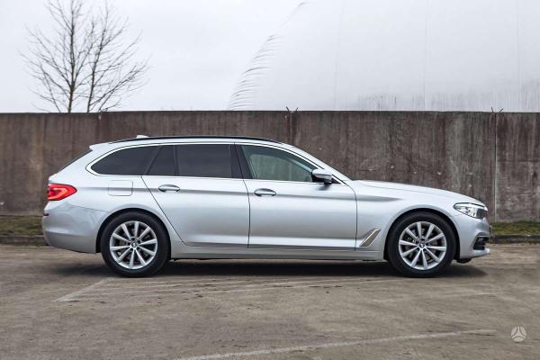 Grey BMW 530 2018 in Klaipeda, with an engine capacity of 2.99 L and mileage of 261 thousand km for 17900 €, photo 11 on AUTOMOTO.COM.LV