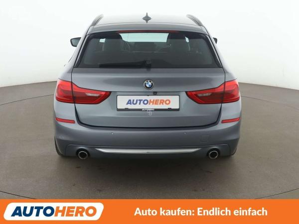 Grey BMW 530 2018 in Kaunas, with an engine capacity of 3.00 L and mileage of 89 thousand km for 32496 €, photo 5 on AUTOMOTO.COM.LV