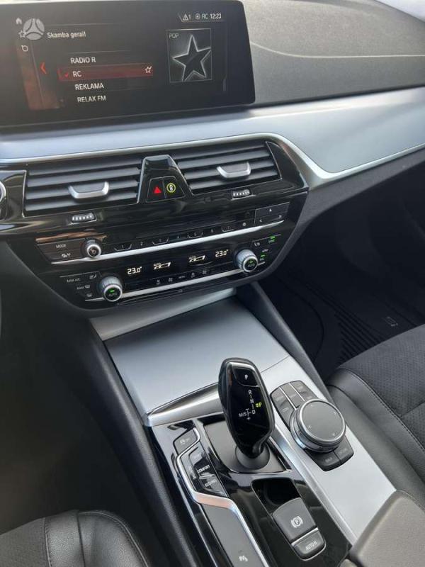 Grey BMW 530 2018 in Vilnius, with an engine capacity of 2.99 L and mileage of 170 thousand km for 21900 €, photo 10 on AUTOMOTO.COM.LV