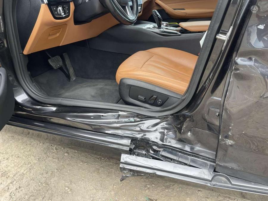 Серый БМВ 530 2018 в Каунас, объемом двигателя 2.99 л и пробегом 167 тыс. км за 12990 €, фото 5 на AUTOMOTO.COM.LV