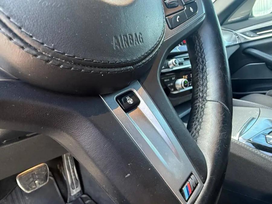 Grey BMW 530 2018 in Rezekne, with an engine capacity of 3.00 L and mileage of 270 thousand km for 20990 €, photo 12 on AUTOMOTO.COM.LV