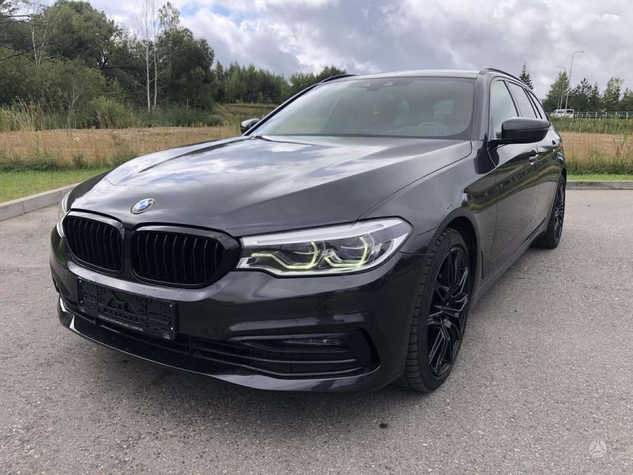 Grey BMW 530 2018 in Utena, with an engine capacity of 3.00 L and mileage of 221 thousand km for 16999 €, photo 1 on AUTOMOTO.COM.LV