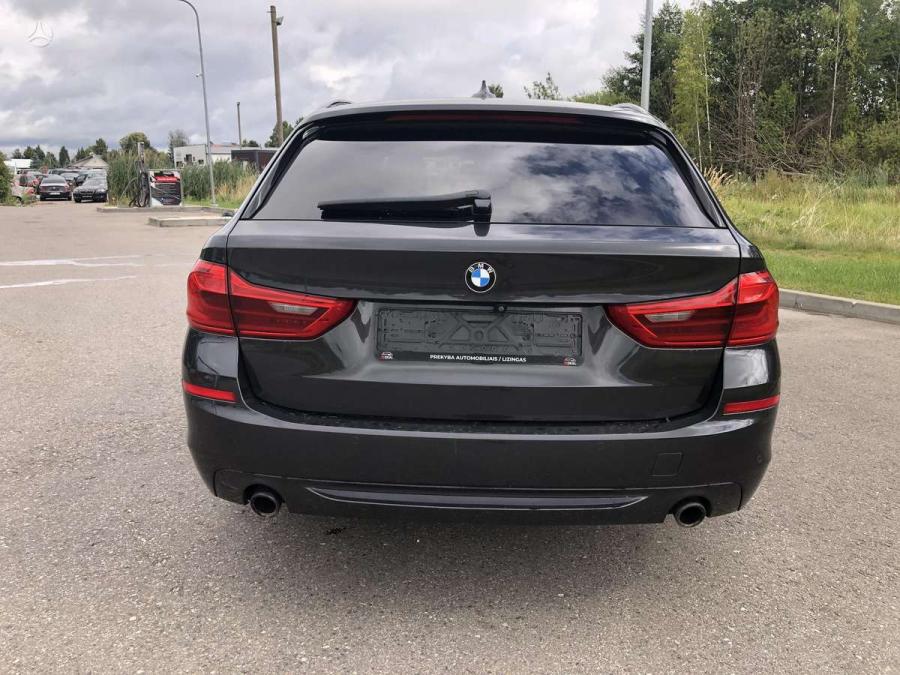 Grey BMW 530 2018 in Utena, with an engine capacity of 3.00 L and mileage of 221 thousand km for 16999 €, photo 6 on AUTOMOTO.COM.LV