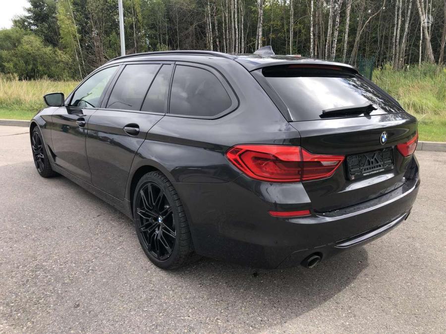 Grey BMW 530 2018 in Utena, with an engine capacity of 3.00 L and mileage of 221 thousand km for 16999 €, photo 7 on AUTOMOTO.COM.LV