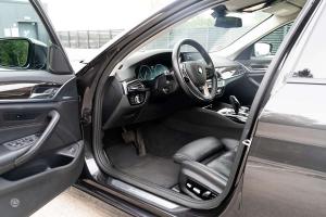 Grey BMW 530 2018 in Vilnius, with an engine capacity of 2.99 L and mileage of 186 thousand km for 21300 €, photo 13 on AUTOMOTO.COM.LV