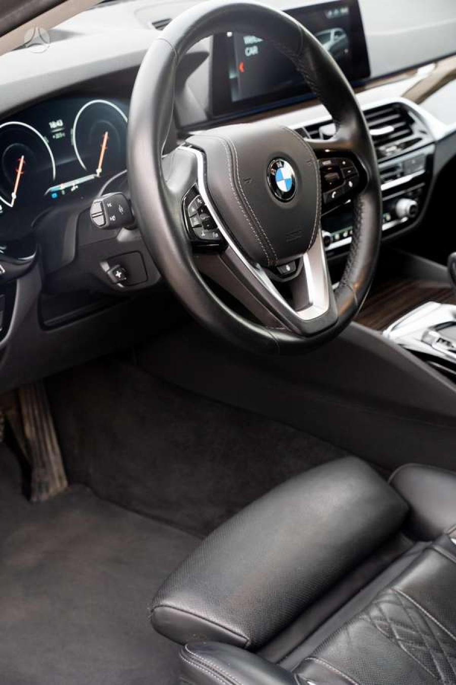 Grey BMW 530 2018 in Vilnius, with an engine capacity of 2.99 L and mileage of 186 thousand km for 21300 €, photo 14 on AUTOMOTO.COM.LV