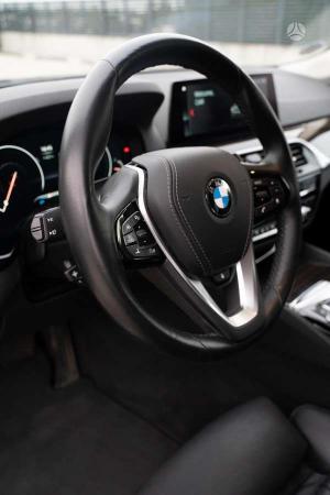 Grey BMW 530 2018 in Vilnius, with an engine capacity of 2.99 L and mileage of 186 thousand km for 21300 €, photo 20 on AUTOMOTO.COM.LV