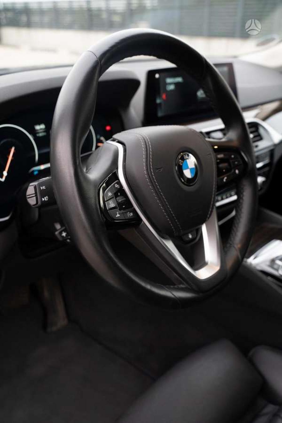 Grey BMW 530 2018 in Vilnius, with an engine capacity of 2.99 L and mileage of 186 thousand km for 21300 €, photo 20 on AUTOMOTO.COM.LV