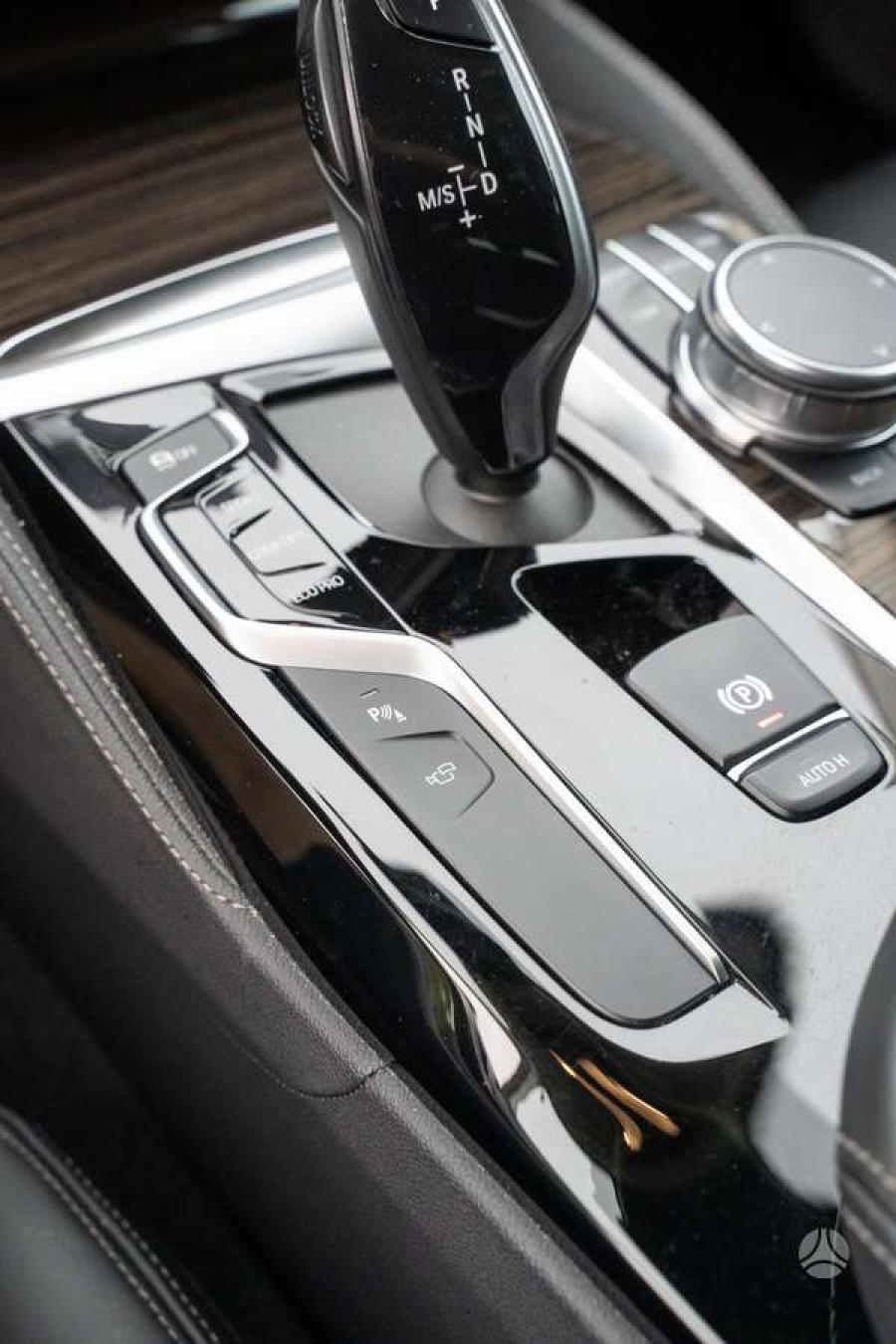 Grey BMW 530 2018 in Vilnius, with an engine capacity of 2.99 L and mileage of 186 thousand km for 21300 €, photo 25 on AUTOMOTO.COM.LV