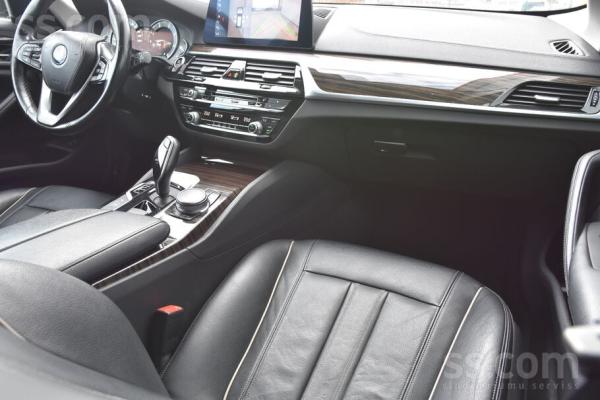 BMW 530 2018 in Riga on AUTOMOTO.COM.LV Grey BMW 530 2018 in Riga, with an engine capacity of 3.00 L and mileage of 254 thousand km for 17990 €, photo 9 on AUTOMOTO.COM.LV