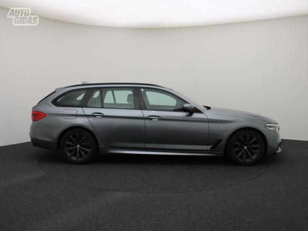Grey BMW 530 2019 in Vilnius, with an engine capacity of 2.00 L and mileage of 178 thousand km for 23699 €, photo 9 on AUTOMOTO.COM.LV